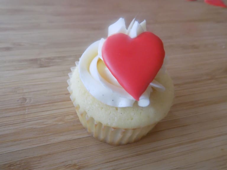 How to: Royal Icing Hearts