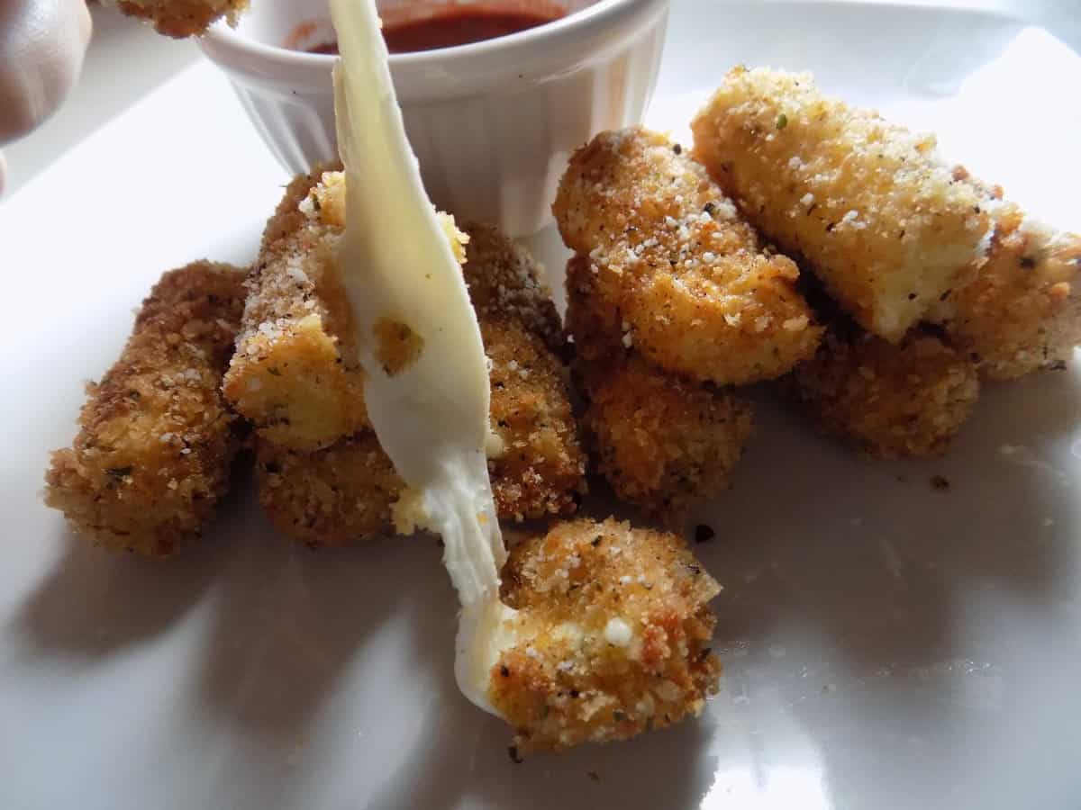 Fried Mozzarella Sticks
